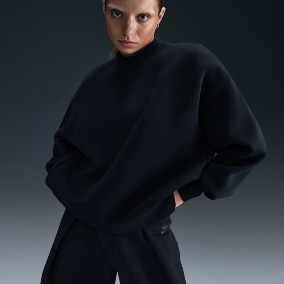 Nike | Tops | New Nike Sportswear Tech Fleece Oversized Crewneck ...
